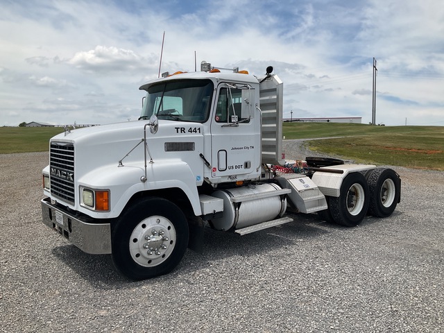 Mack a la venta en subasta en línea | IronPlanet