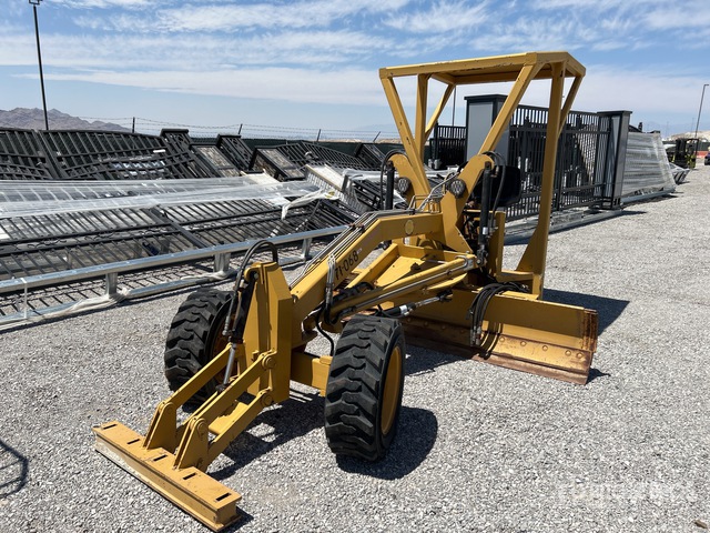 Mini Might Patrol MM60 96 in Skid Steer Grader | Ritchie Bros. Auctioneers