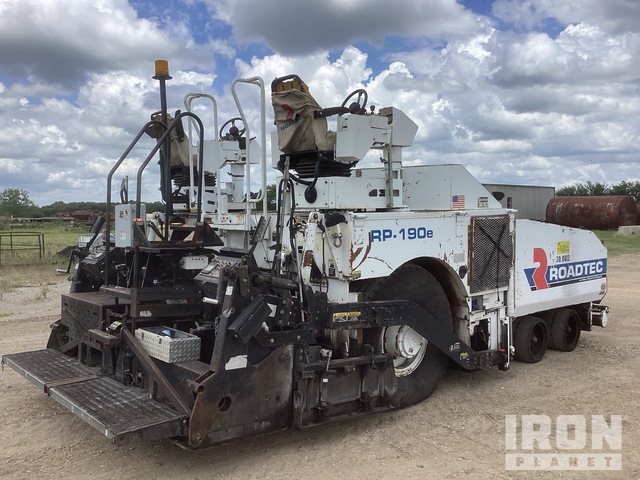 2016 Roadtec RP-190E Wheel Asphalt Paver in Sulphur Springs, Texas ...