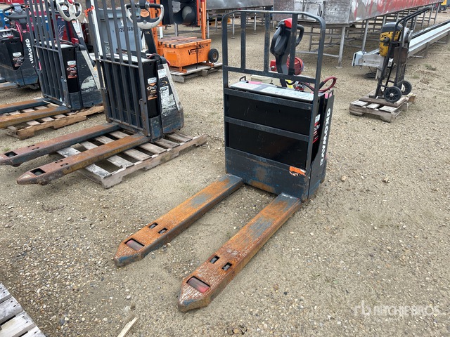2016 Raymond 8210 4500 lb Electric Pallet Jack | Ritchie Bros. Auctioneers
