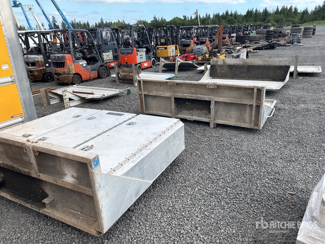 Quantity of (8) Headache Rack | Ritchie Bros. Auctioneers