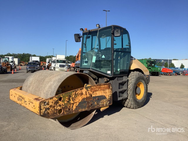 2013 Volvo SD115 Smooth Drum Compactor | Ritchie Bros. Auctioneers