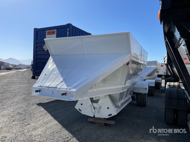 2017 ACE 20 ft S/A Lead Belly Dump Trailer | Ritchie Bros. Auctioneers