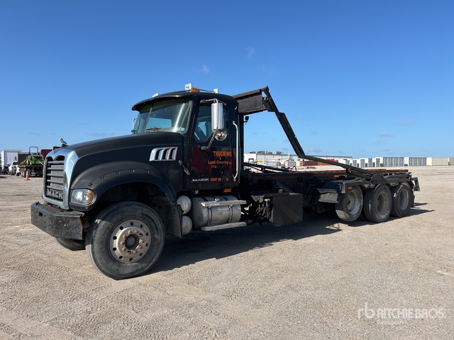2007 Mack CTP713 8x4 Roll-Off Truck | Ritchie Bros. Auctioneers