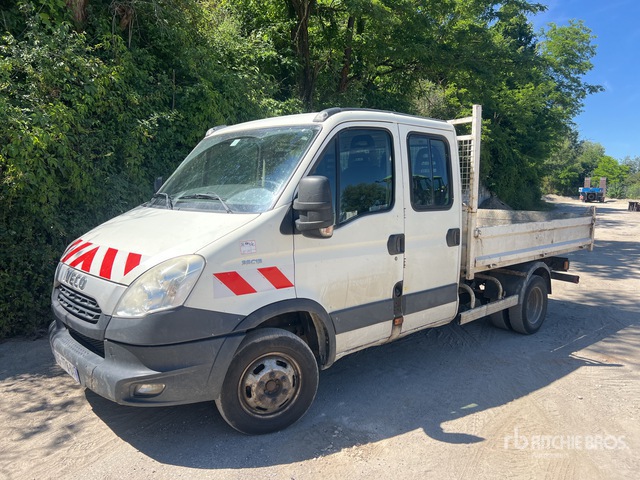 2012 Iveco Daily 35C13 4x2 Extended Cab Camion Benne Dump Truck | Ritchie Bros. Auctioneers