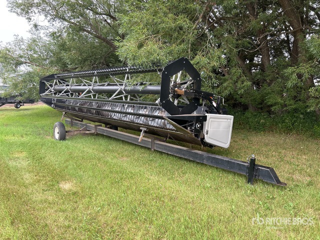 Agco 4000 25 ft Rigid Combine Header | Ritchie Bros. Auctioneers