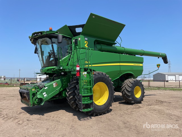 2015 John Deere S690 Combine Harvester | Ritchie Bros. Auctioneers