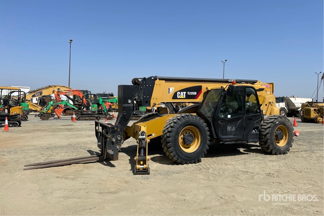 2016 Cat TL1255D Telehandler | Ritchie Bros. Auctioneers