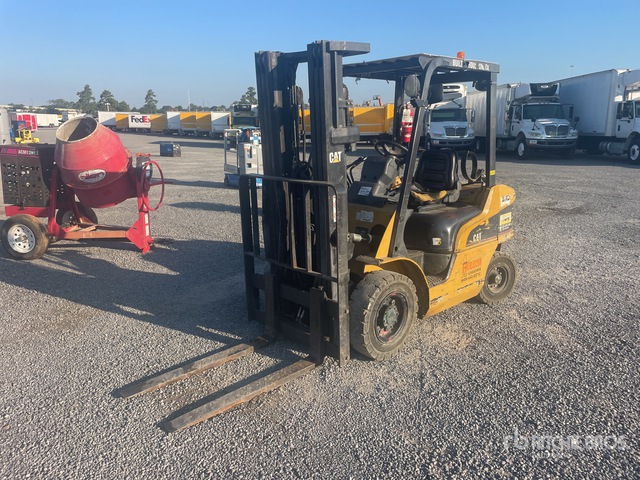 2007 Cat P5000 5000 lb Pneumatic Tire Forklift | Ritchie Bros. Auctioneers