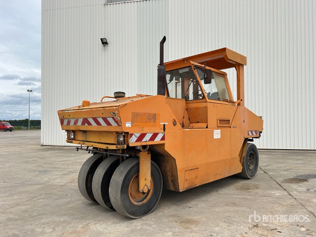 1989 Cat PS300 Compacteur Pneumatique 3 Roues 3 Wheel Roller | Ritchie ...