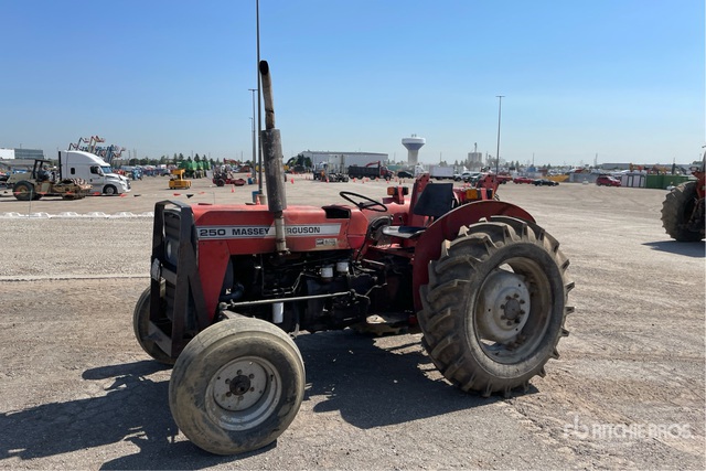 1986 Massey Ferguson 250 2WD Tractor | Ritchie Bros. Auctioneers