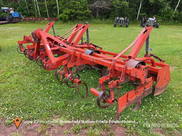 Cruse 152 in 3-Point 4-Row Potato Hiller | Ritchie Bros. Auctioneers