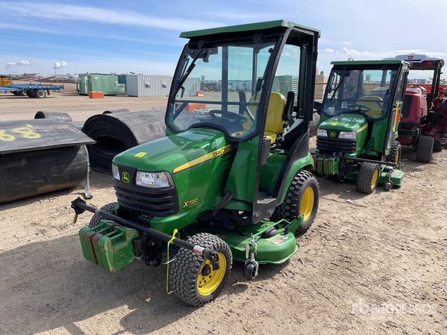 John Deere X720 Ride-On Lawn Mower | Ritchie Bros. Auctioneers