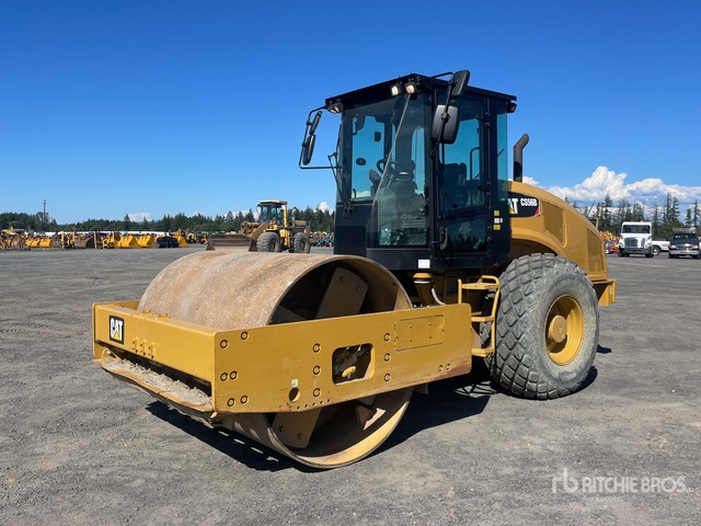 2016 Cat CS56B Smooth Drum Compactor | Ritchie Bros. Auctioneers