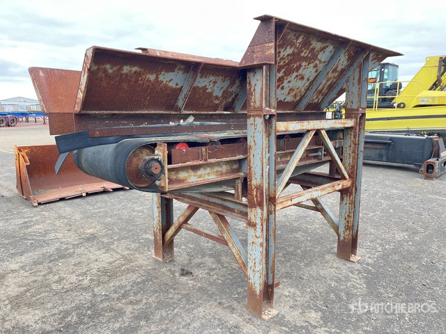 750 mm x 2800 mm Aggregate Hopper | Ritchie Bros. Auctioneers