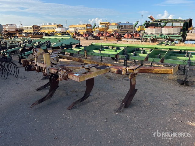 Chisel 10 ft 3-Point 5 Shank Ripper | Ritchie Bros. Auctioneers