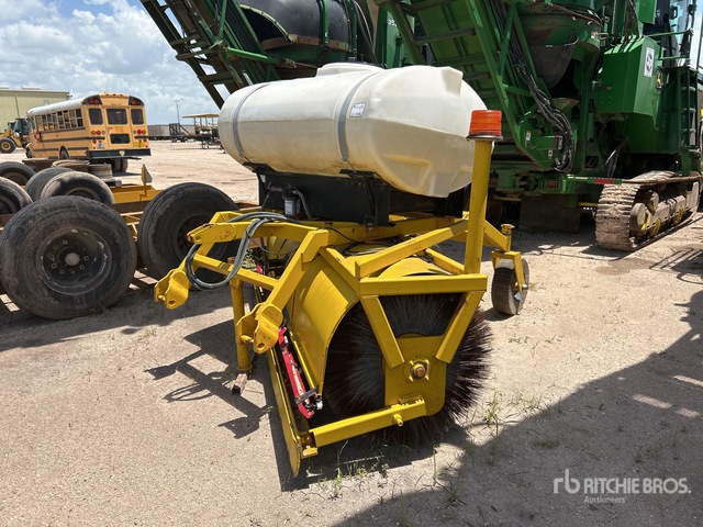 2020 Ury's MFG Inc. 10 ft 3-Point Tractor Broom | Ritchie Bros. Auctioneers