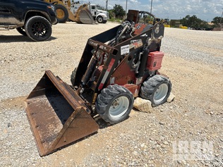 2007 (unverified) Toro Dingo 220 Mini Skid Steer Loader in Mico, Texas ...