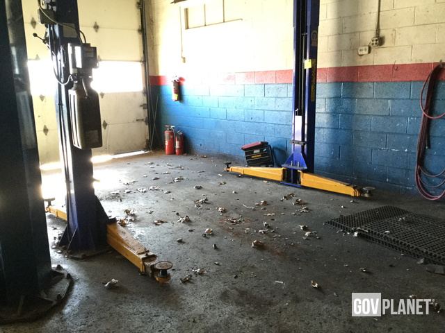 Forward SL12000-OHP Surface Mount Two Post Hydraulic Auto Lift-L-018 in ...