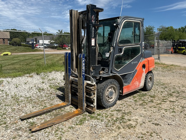 2020 Toyota 8FD35U Pneumatic Tire Forklift in Berkeley, Missouri ...