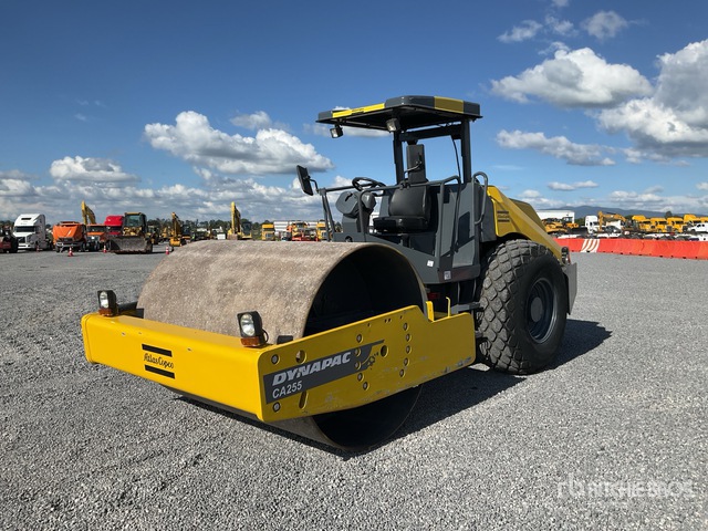 2017 Atlas Copco CA255 Rodillo / Smooth Drum Compactor | Ritchie Bros ...