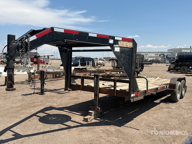 2013 Stagecoach 20 ft T/A Gooseneck Utility Trailer | Ritchie Bros ...