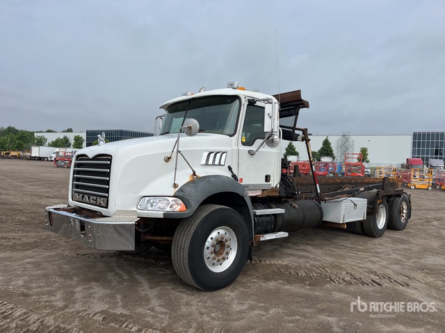 2007 Mack CT713 Granite 6x4 Roll-Off Truck | Ritchie Bros. Auctioneers