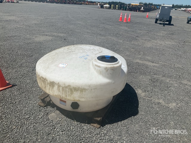210 gal Poly Water Tank | Ritchie Bros. Auctioneers