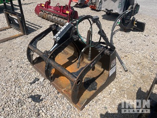 2019 Vermeer MSSA145 42 in Mini Skid Steer Grapple Bucket, Champaign ...