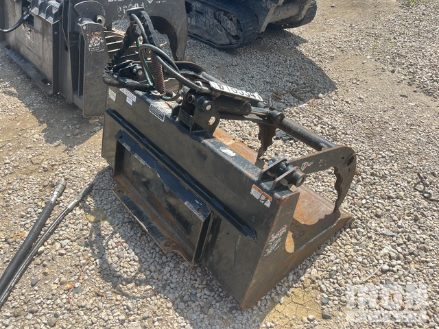2019 Vermeer MSSA145 42 in Mini Skid Steer Grapple Bucket in Champaign ...