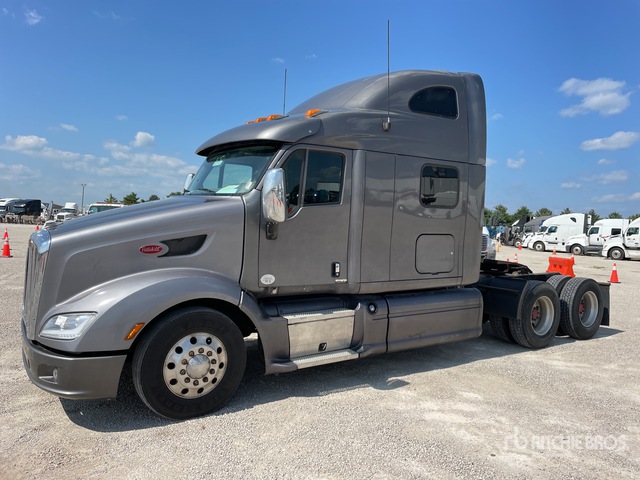 2013 Peterbilt 587 6x4 T/A Sleeper Truck Tractor | Ritchie Bros ...