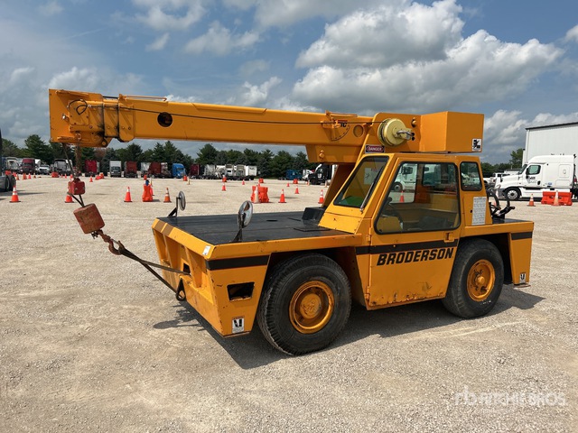 1989 Broderson IC80-2D 8.5 ton 4x2 Carry Deck Crane | Ritchie Bros. Auctioneers