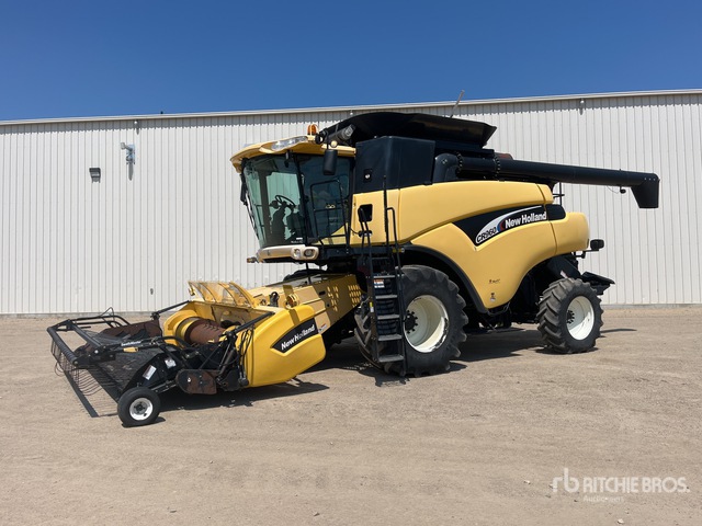 2005 New Holland CR960 Combine Harvester | Ritchie Bros. Auctioneers