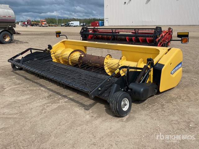 2013 New Holland 790CP 15 ft Combine Pickup Header | Ritchie Bros ...
