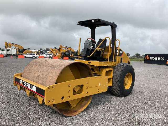 2009 Cat CS533E Rodillo / Smooth Drum Compactor | Ritchie Bros. Auctioneers