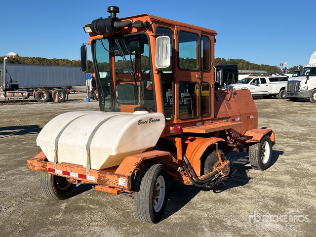 2005 Broce RJ350 Self-Propelled Broom | Ritchie Bros. Auctioneers