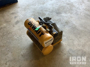 2002 Dewalt D55153 Electric Air Compressor in Towson, Maryland, United ...