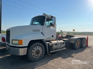 2002 Mack CH613 6x4 T/A Day Cab Truck Tractor in Salina, Kansas, United ...