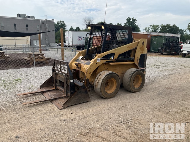 2001 Cat 236 Skid Steer Loader in Poca, West Virginia, United States ...