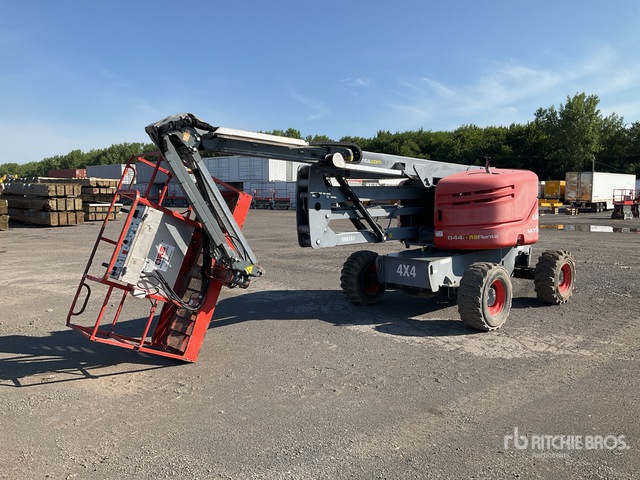 2016 Skyjack SJ46AJ 4WD Dual Fuel Articulating Boom Lift | Ritchie Bros ...