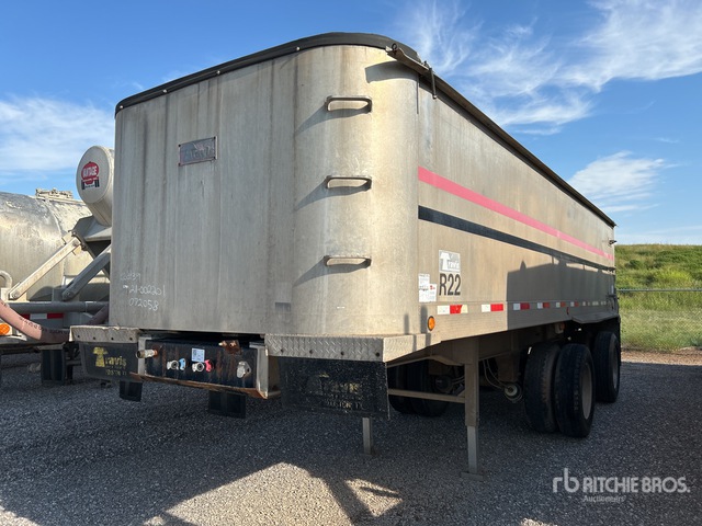 2002 Travis 26 ft T/A Spread Axle End Dump Trailer | Ritchie Bros ...