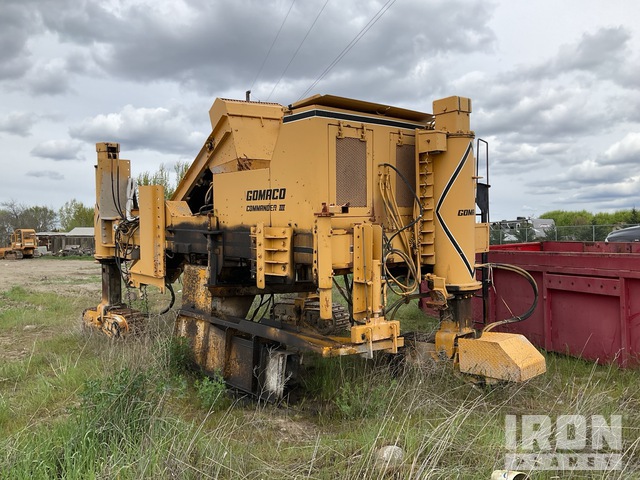 1983 Gomaco Commander III GT-6300 Curb and Gutter Machine (Inoperable ...