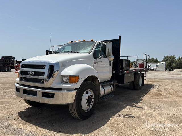 2015 Ford F-750 4x4 Flatbed Truck | Ritchie Bros. Auctioneers