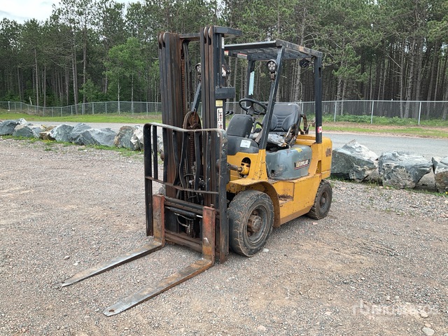Cat GP25K 4400 lb Pneumatic Tire Forklift | Ritchie Bros. Auctioneers