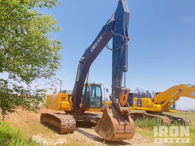 John Deere 250G LC Tracked Excavator in Lubbock, Texas, United States ...