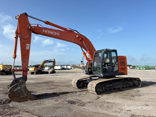 2015 Hitachi ZX245USLC-5N Tracked Excavator | Ritchie Bros. Auctioneers