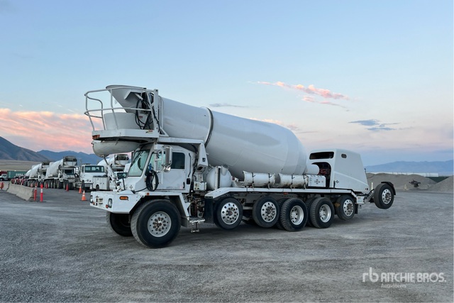 2015 Oshkosh S-2146 14x6 Front Discharge Mixer Truck | Ritchie Bros ...