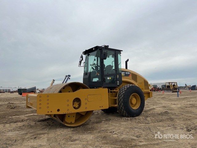 2017 Cat CS74B Smooth Drum Compactor | Ritchie Bros. Auctioneers