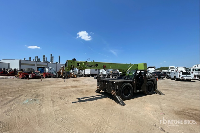 2016 Manitowoc CD5540F 15 ton 4x4 Carry Deck Crane | Ritchie Bros ...