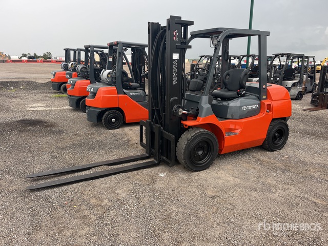 2012 Toyota 7FDU35 8000 lb Pneumatic Tire Forklift | Ritchie Bros ...